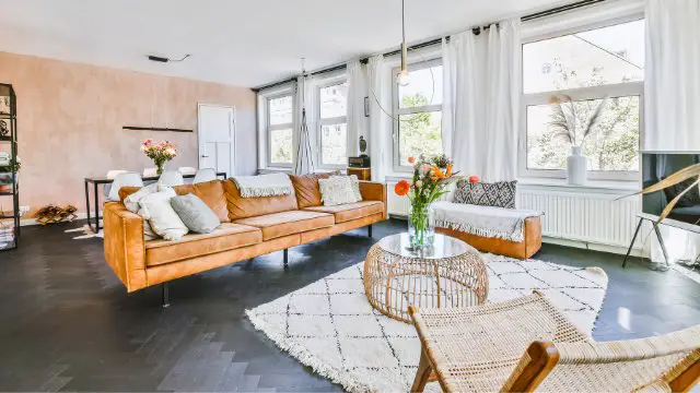 How to Arrange a Rectangular Living Room To Maximizing Space