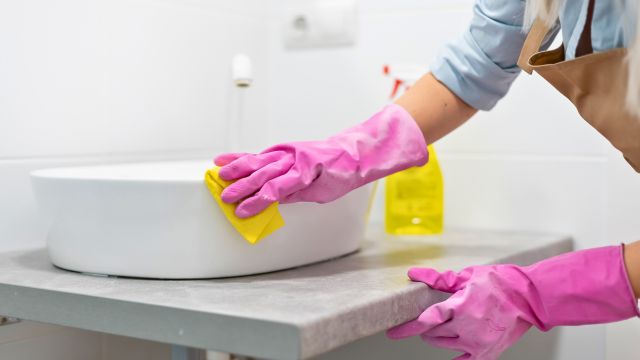 11 Ways To Keep a Clean House With a Busy Schedule
